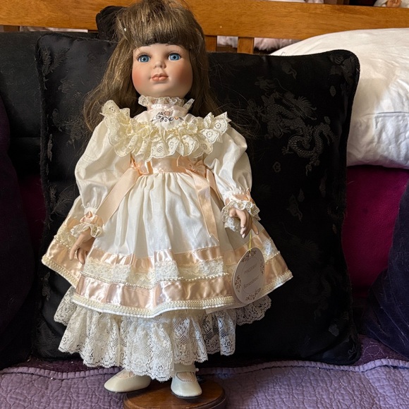 Pfaltzgraff | Toys | Stephanie By Pfaltzgraff Porcelain Doll | Poshmark